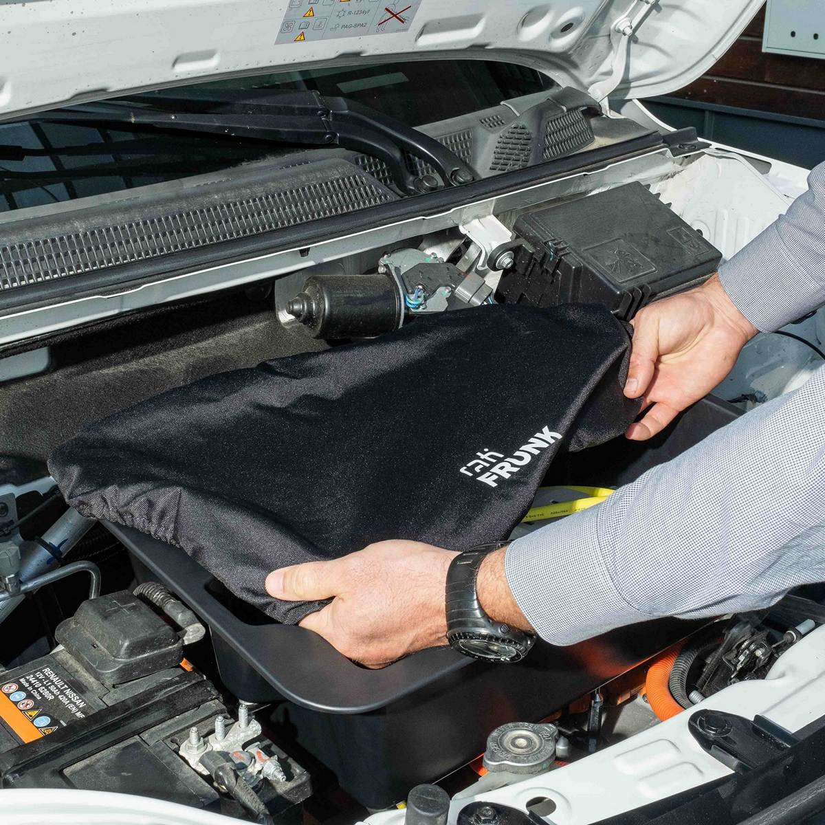 Frunk - schowek w przednim bagażniku, Dacia Spring, 2021-2024