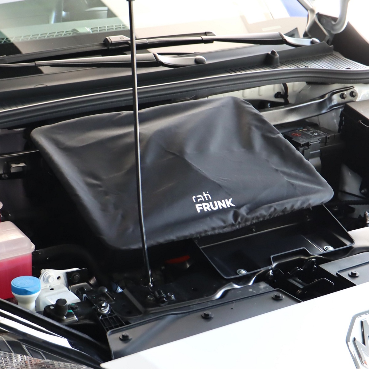 Frunk - schowek w przednim bagażniku, MG 4, 2022-