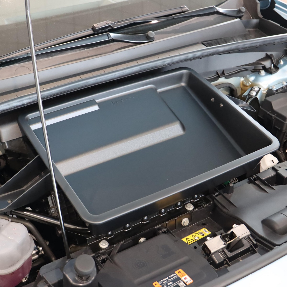 Frunk - úložný prostor v předním kufru, Ford Explorer EV, 2023-